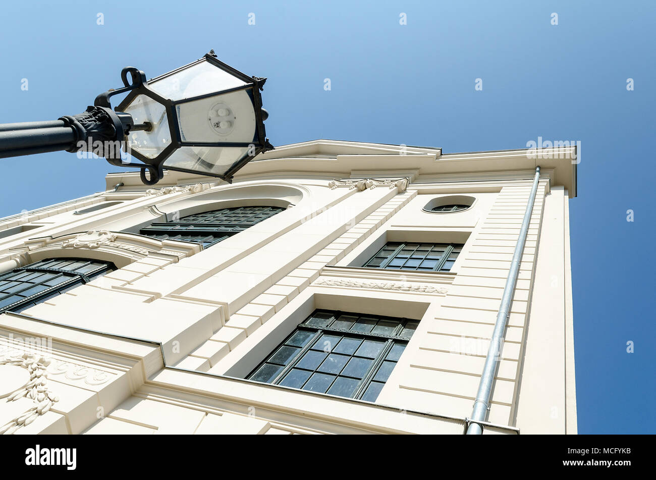 Biulding exterior hi-res stock photography and images - Alamy