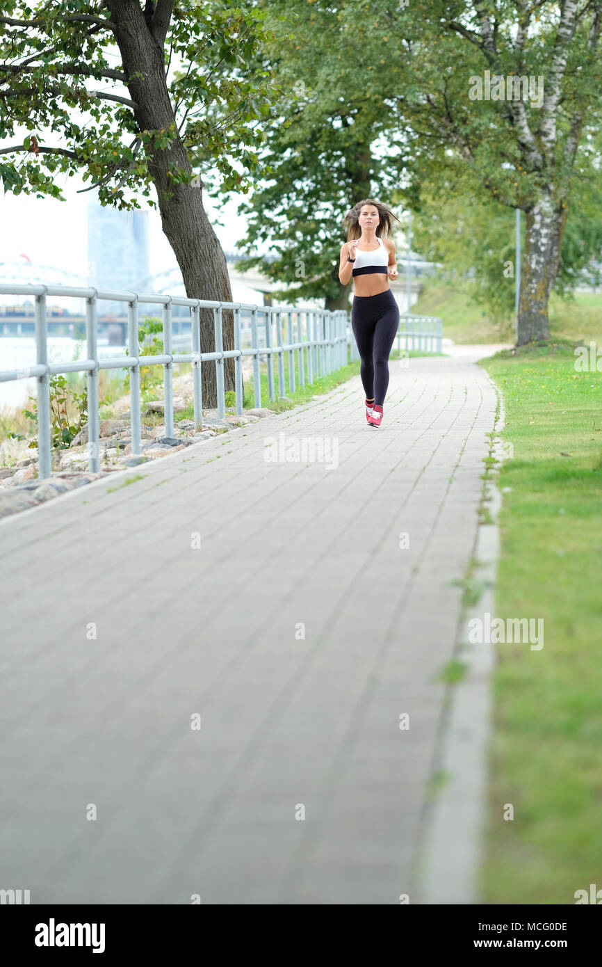 Workout on the street Stock Photo - Alamy