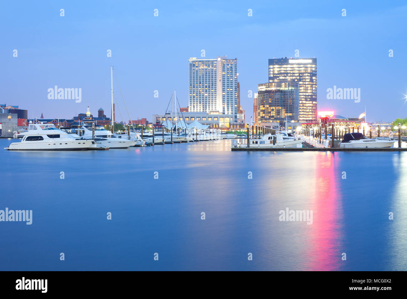 Boat marina at night hi-res stock photography and images - Alamy