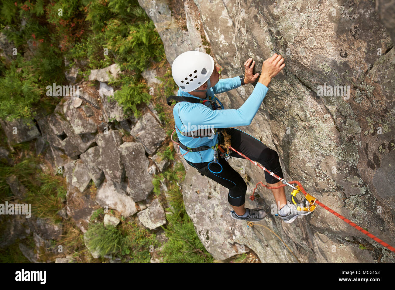 Strong male rock climber hi-res stock photography and images - Alamy