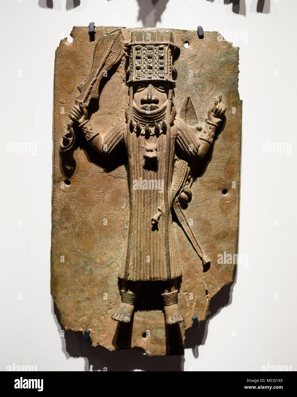 Benin bronze hi-res stock photography and images - Alamy