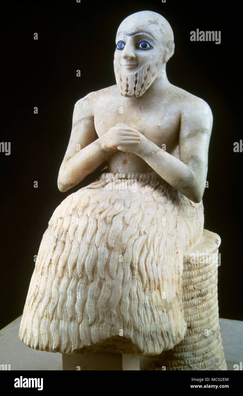 The statue of Ebih-II, superintendent of Mari. c. 2400 BC. Sumerian. It ...