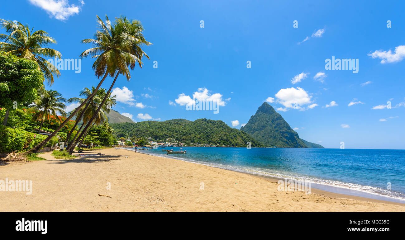 Soufriere bay beach dominica hi-res stock photography and images - Alamy