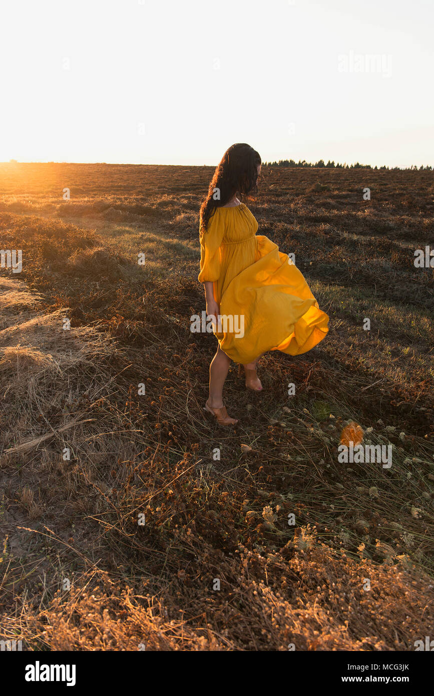 Dress blowing in the wind hi-res stock photography and images - Alamy