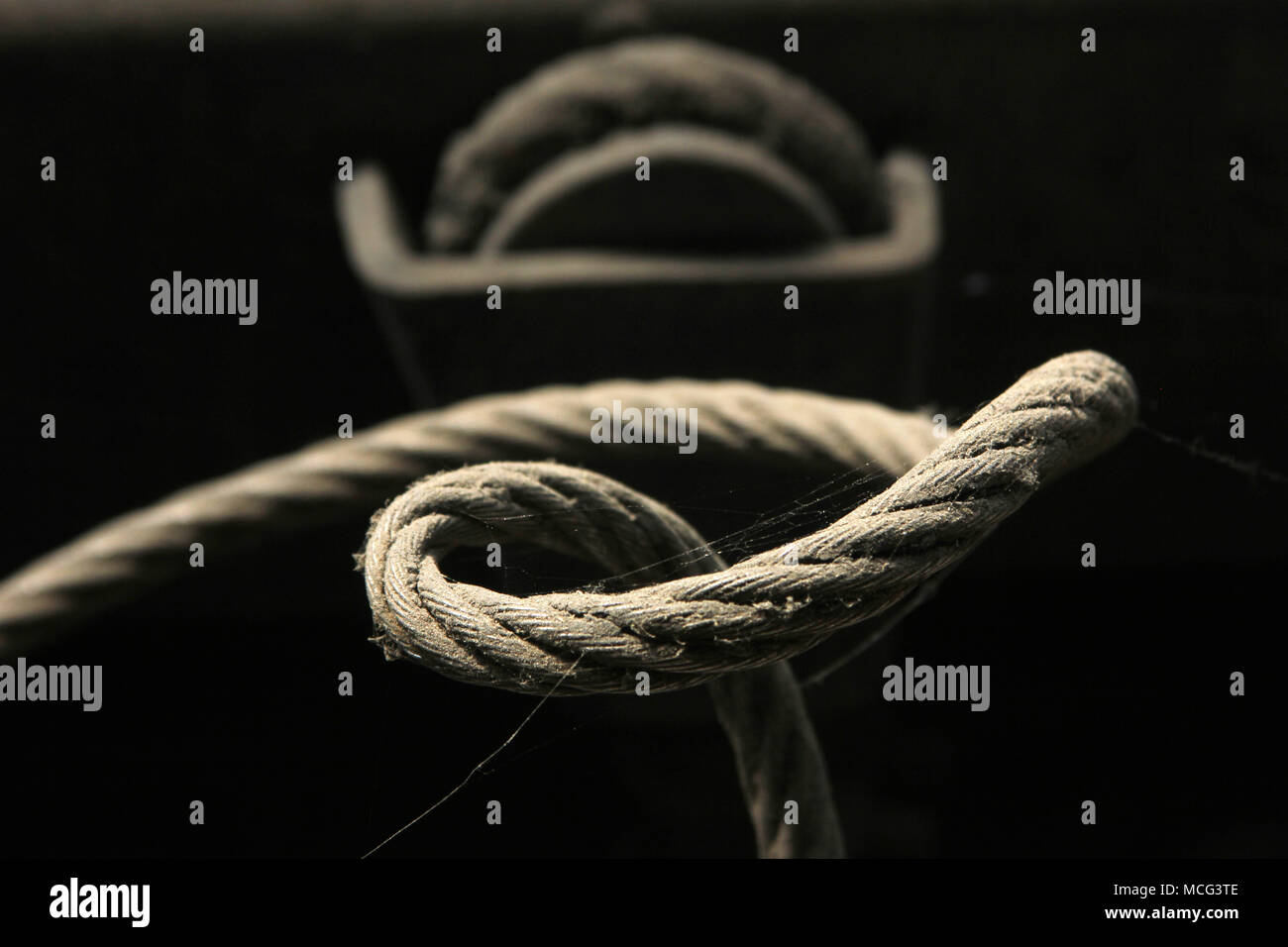 Towing hawser line hi-res stock photography and images - Alamy