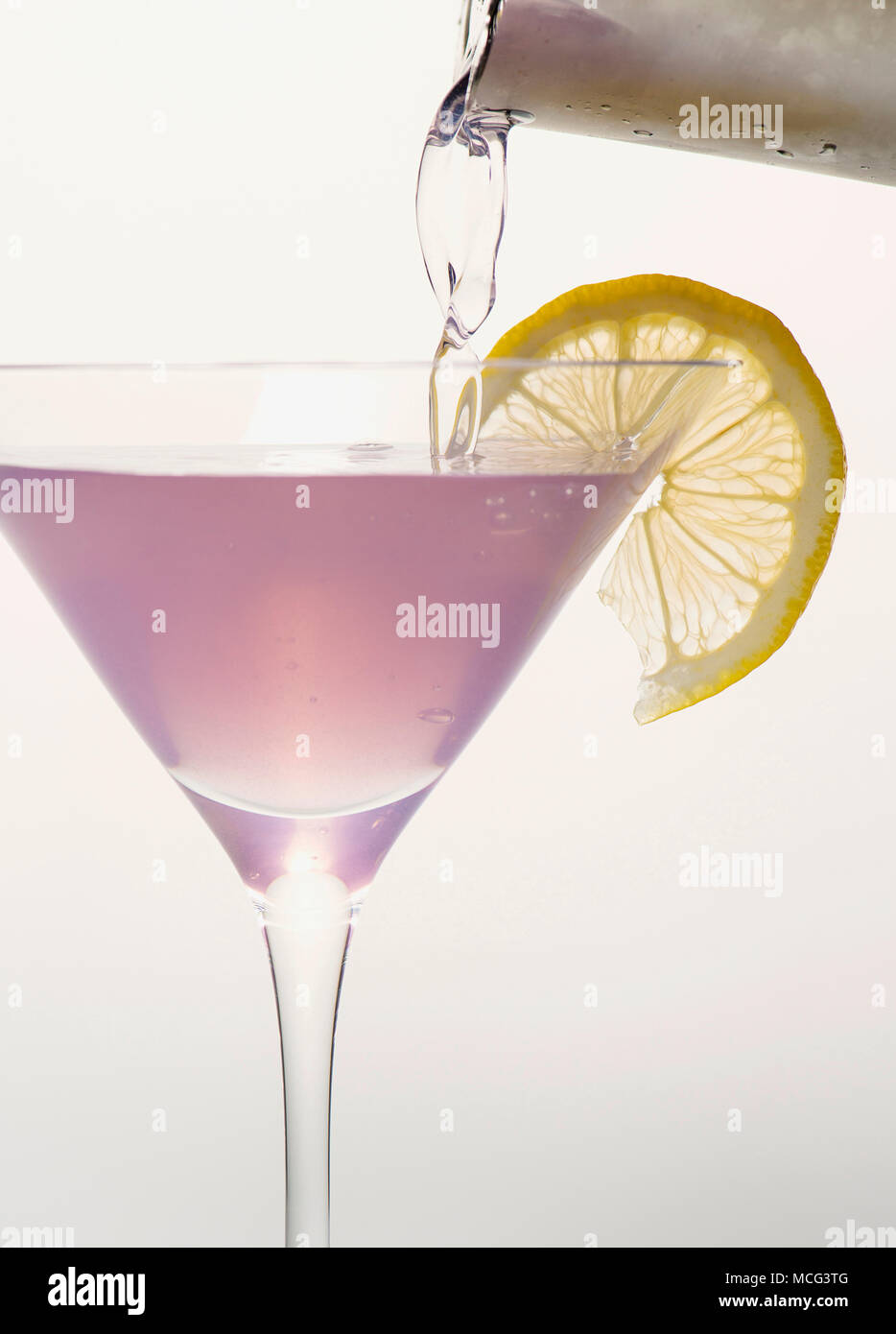 Lemon cocktail hi-res stock photography and images - Alamy