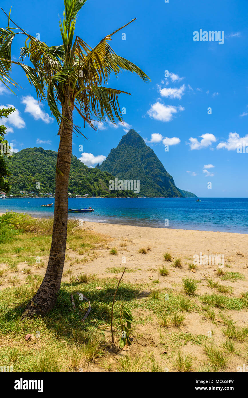 Soufriere bay beach dominica hi-res stock photography and images - Alamy