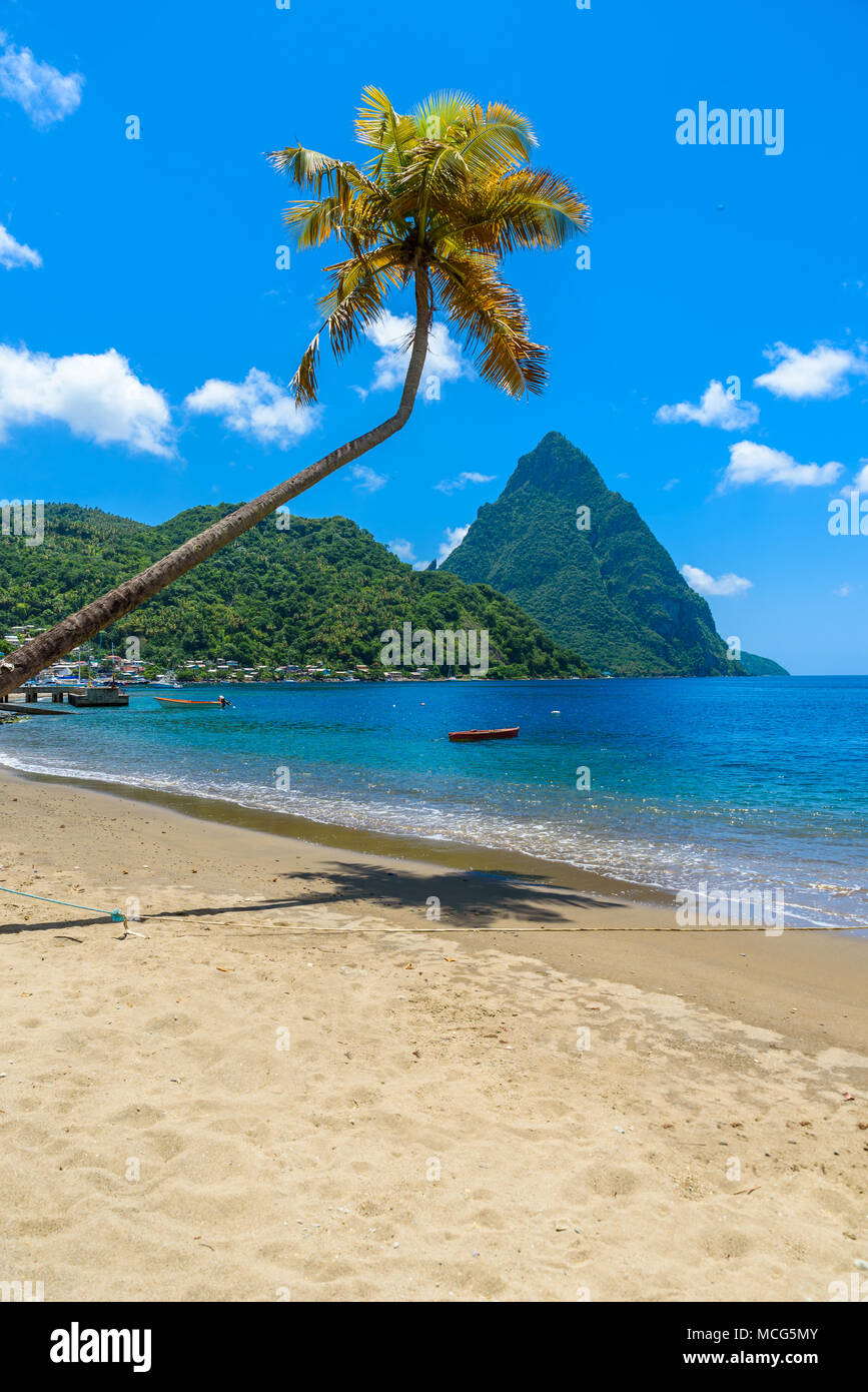 Soufriere bay beach dominica hi-res stock photography and images - Alamy
