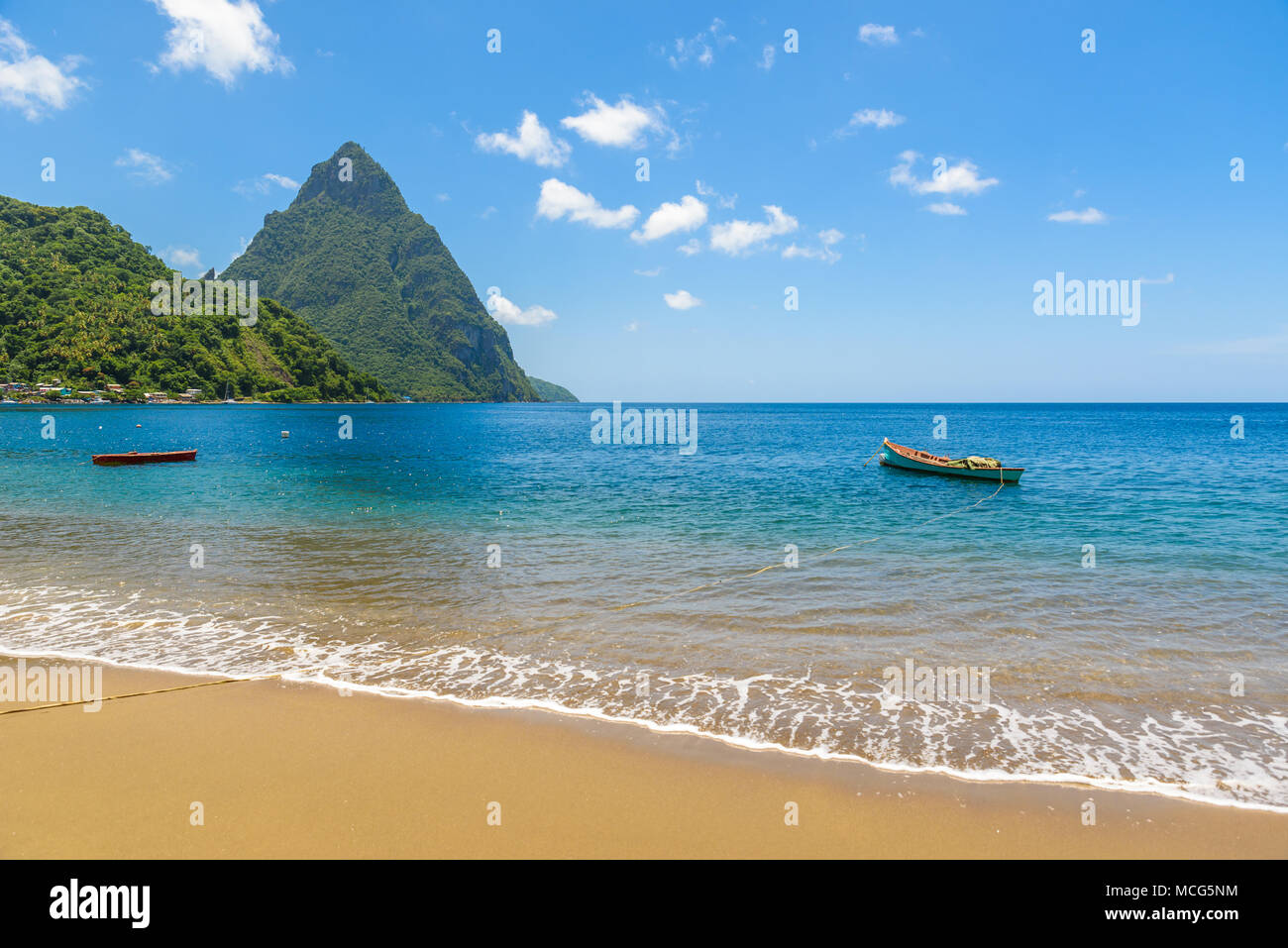 Dominica soufriere bay beach hi-res stock photography and images - Alamy