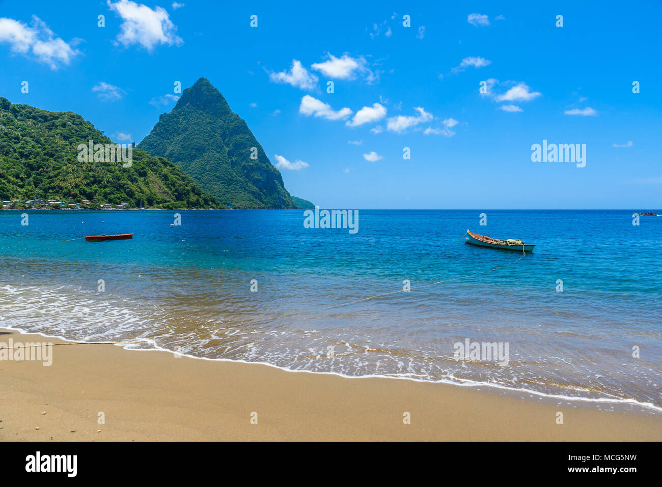 Soufriere bay beach dominica hi-res stock photography and images - Alamy