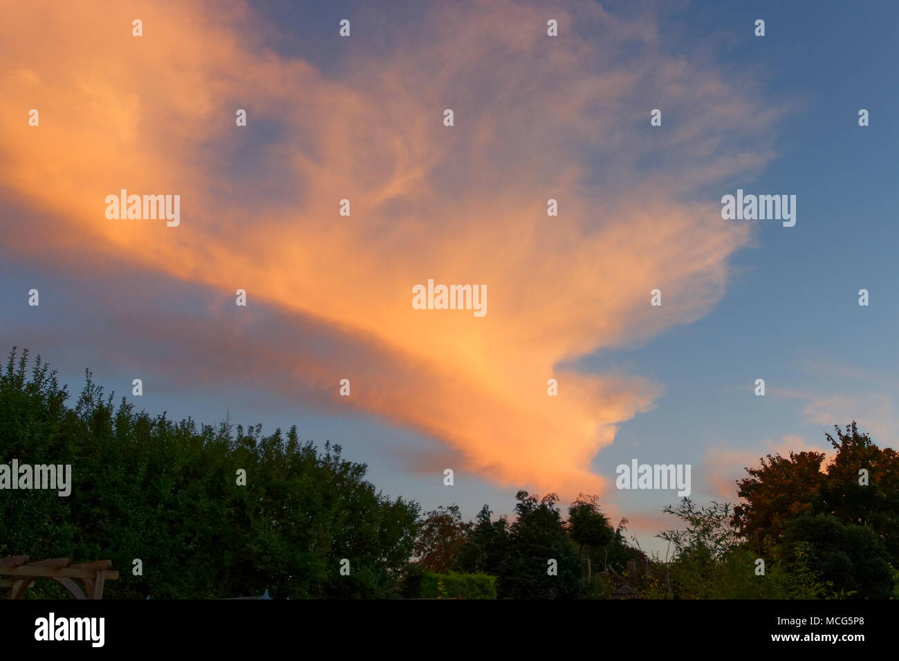 High cirrus cloud lit hi-res stock photography and images - Alamy
