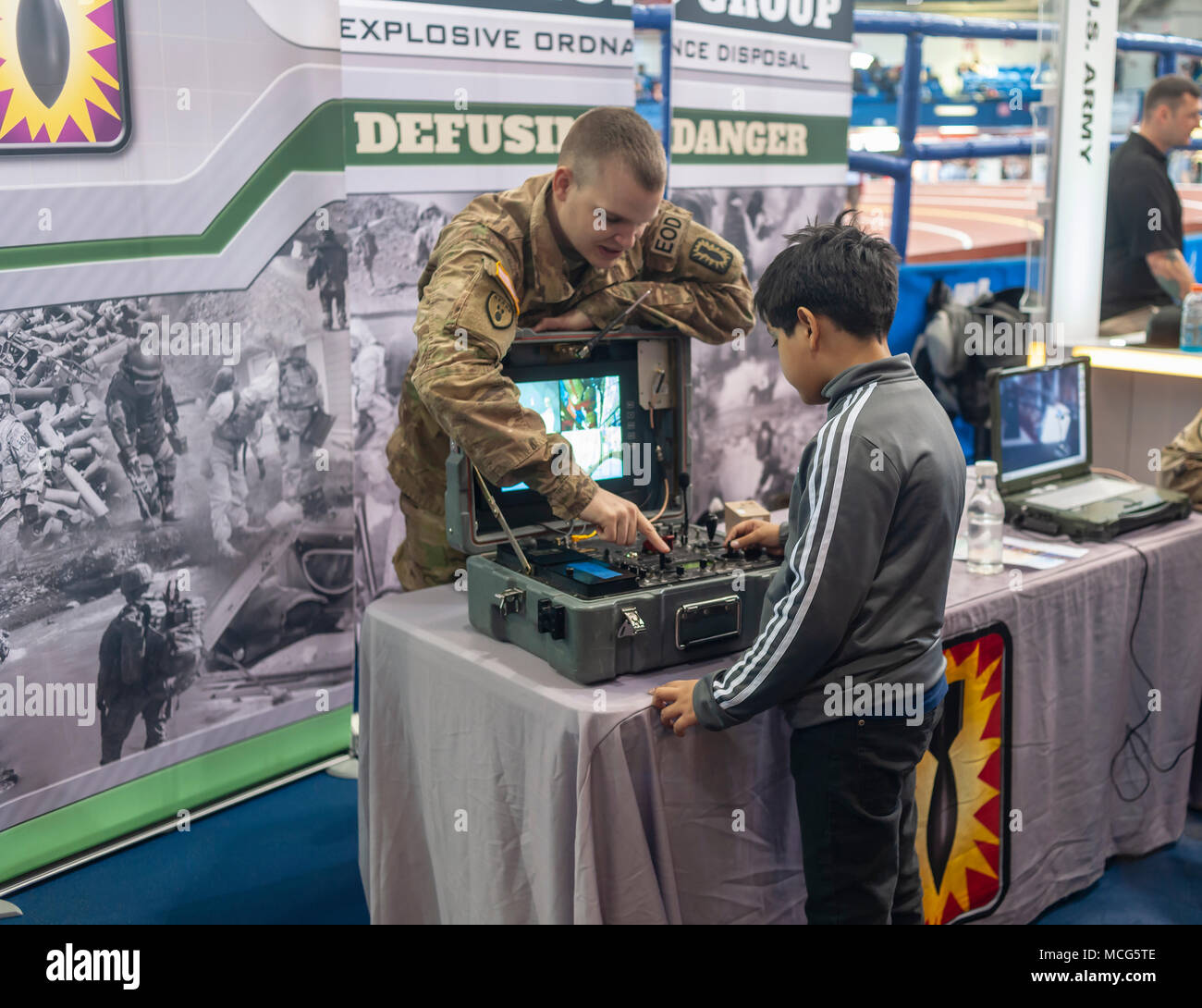 U s military career fair hi-res stock photography and images - Alamy