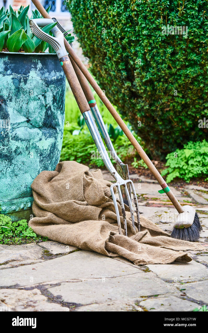 Stone digging tools hi-res stock photography and images - Alamy