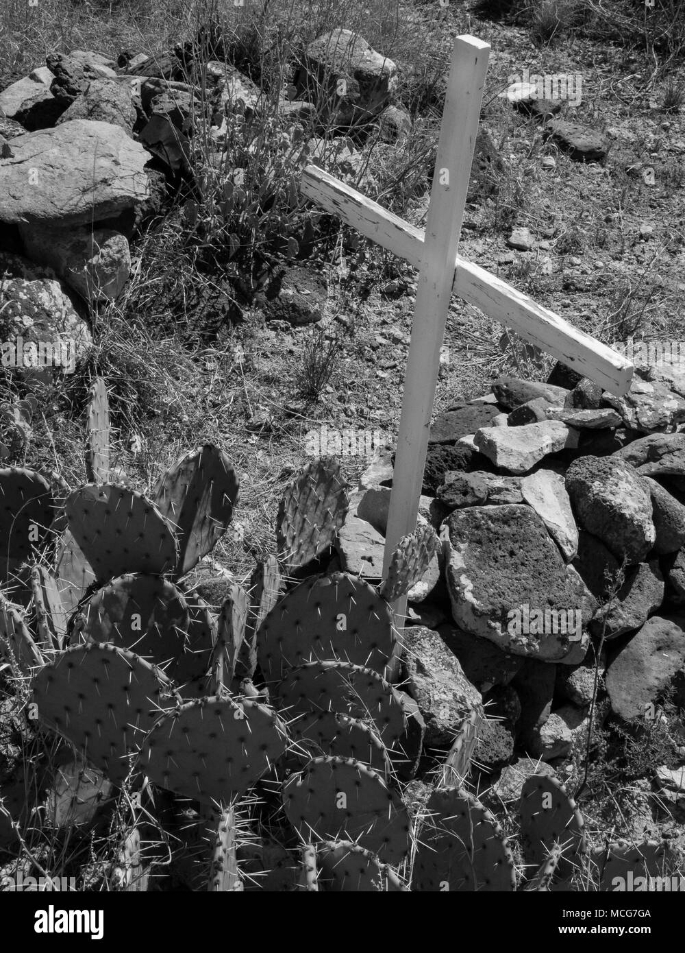 Simple burial hi-res stock photography and images - Alamy