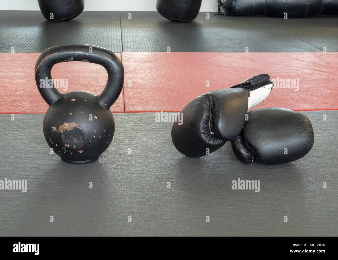 Boxing mat hi-res stock photography and images - Alamy