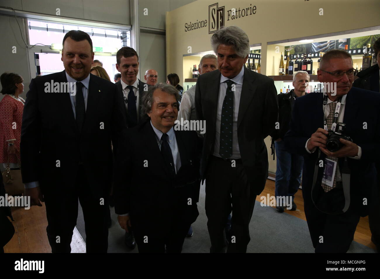 Italian politicians at Vinitaly Expo Stock Photo - Alamy