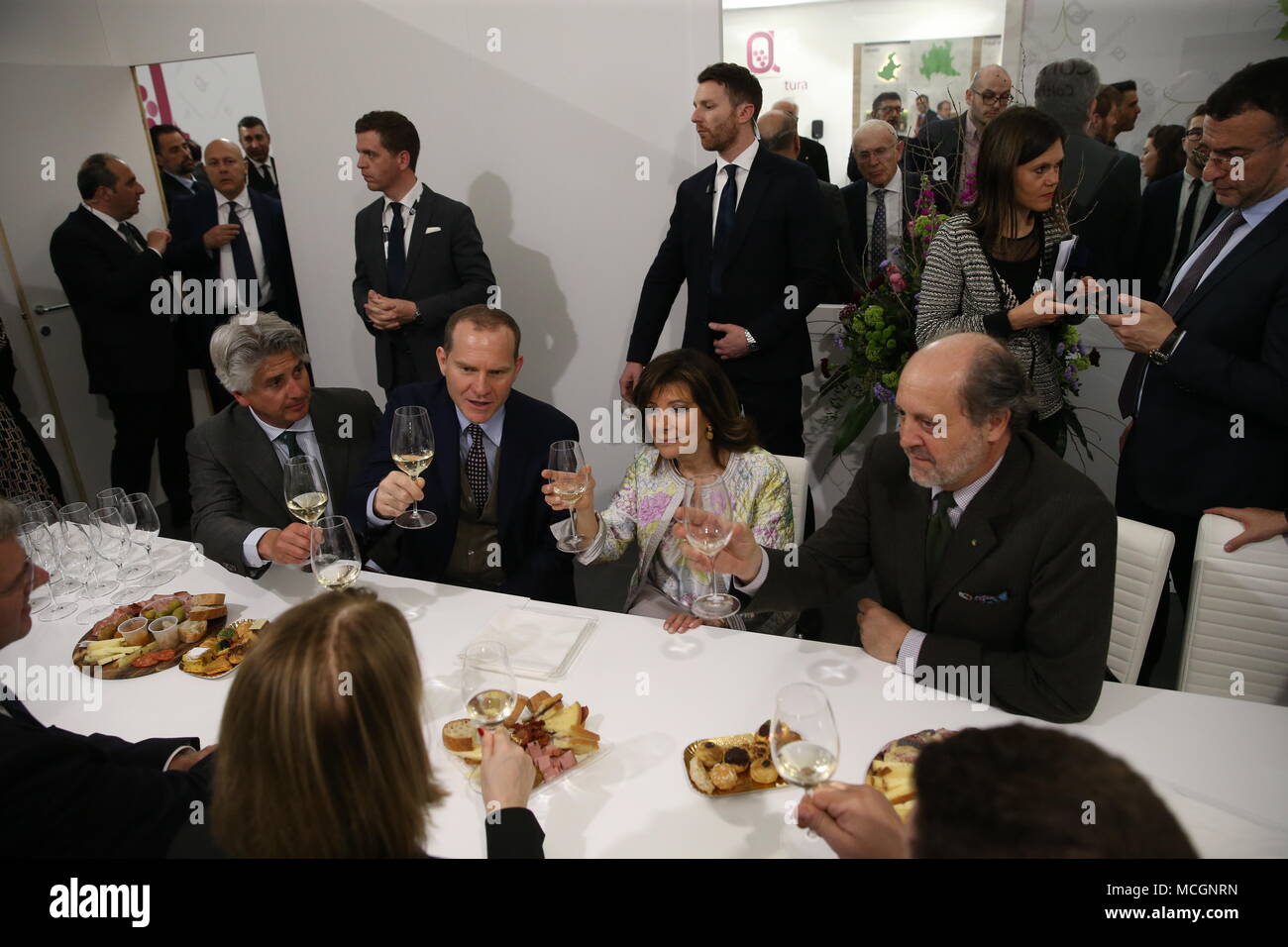 Italian politicians at Vinitaly Expo Stock Photo - Alamy