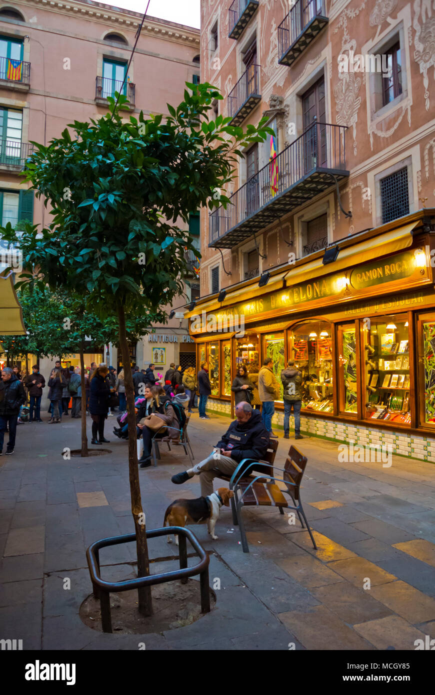 Plaça del pi barcelona hi-res stock photography and images - Alamy