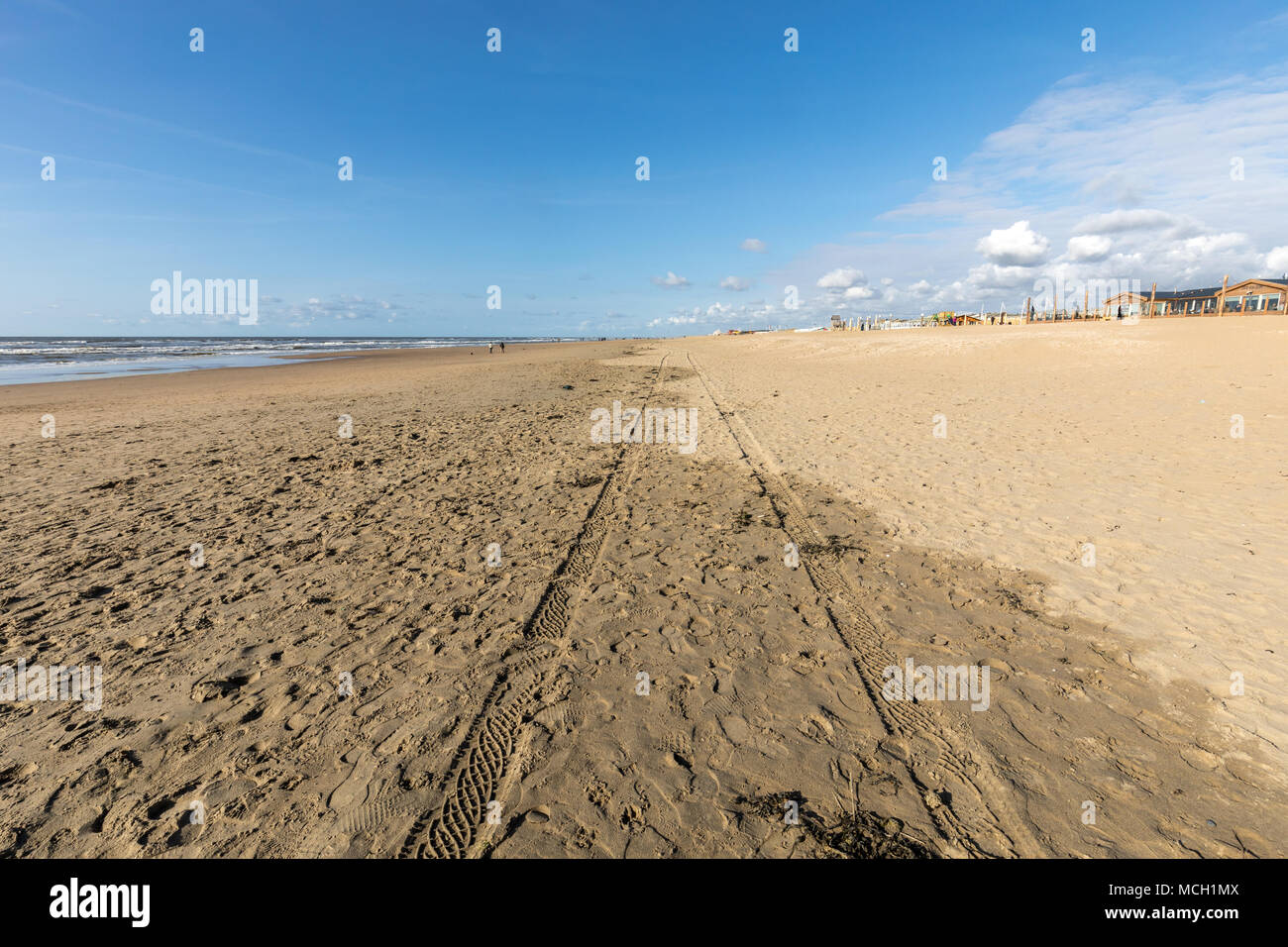 Walking at beach katwijk hi-res stock photography and images - Alamy