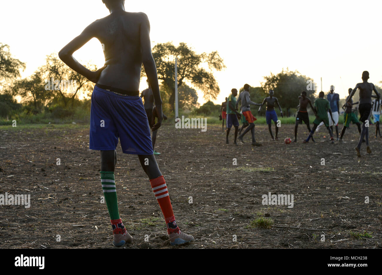 ETHIOPIA, Gambela, Itang, Nuer ethnic group, village Pilual, young ...