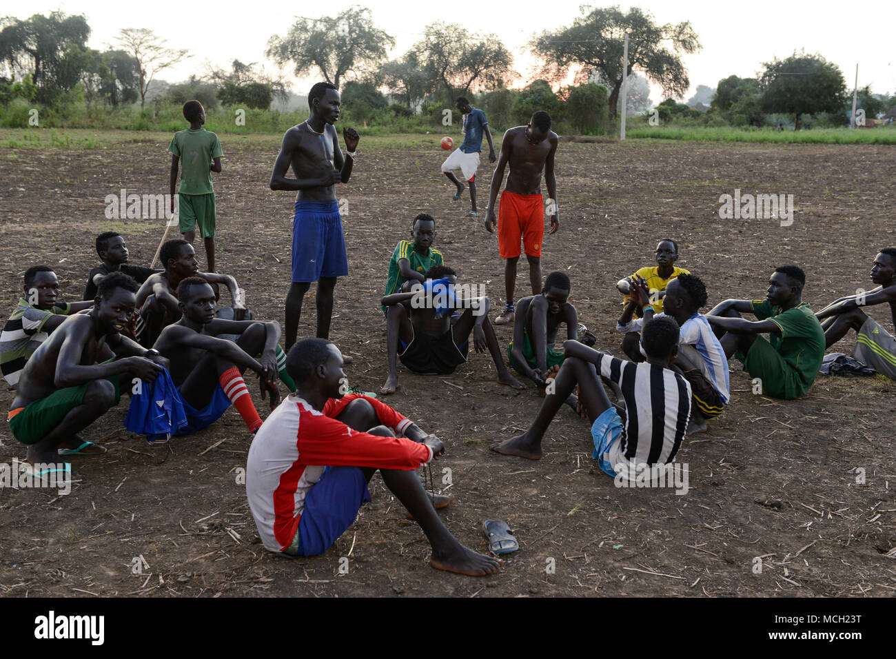 ETHIOPIA, Gambela, Itang, Nuer ethnic group, village Pilual, young ...