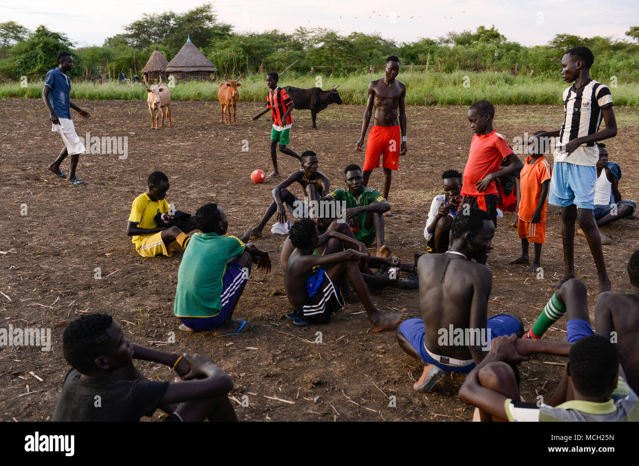 ETHIOPIA, Gambela, Itang, Nuer ethnic group, village Pilual, young ...