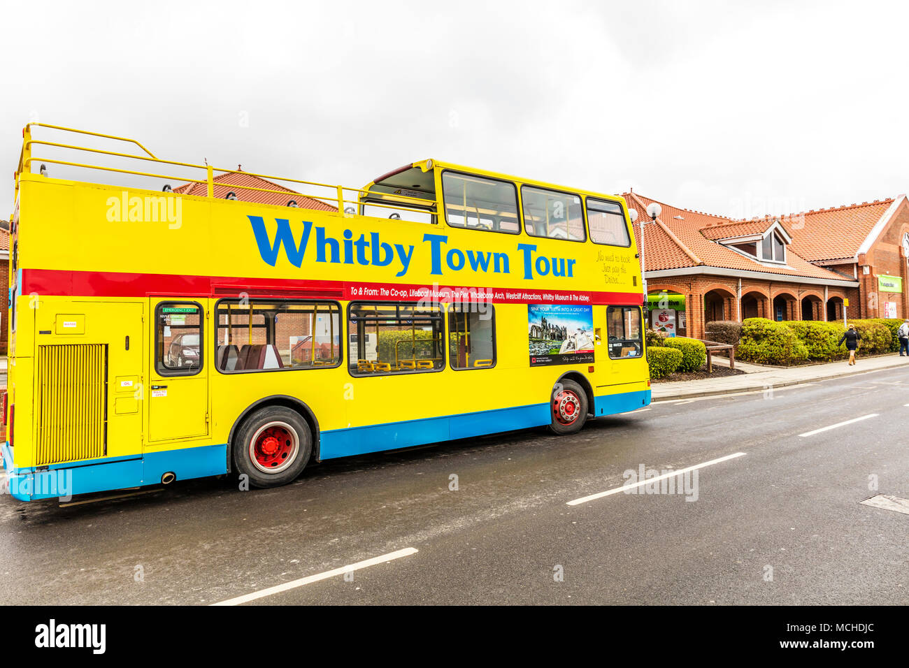 Whitby bus tour bus hi-res stock photography and images - Alamy
