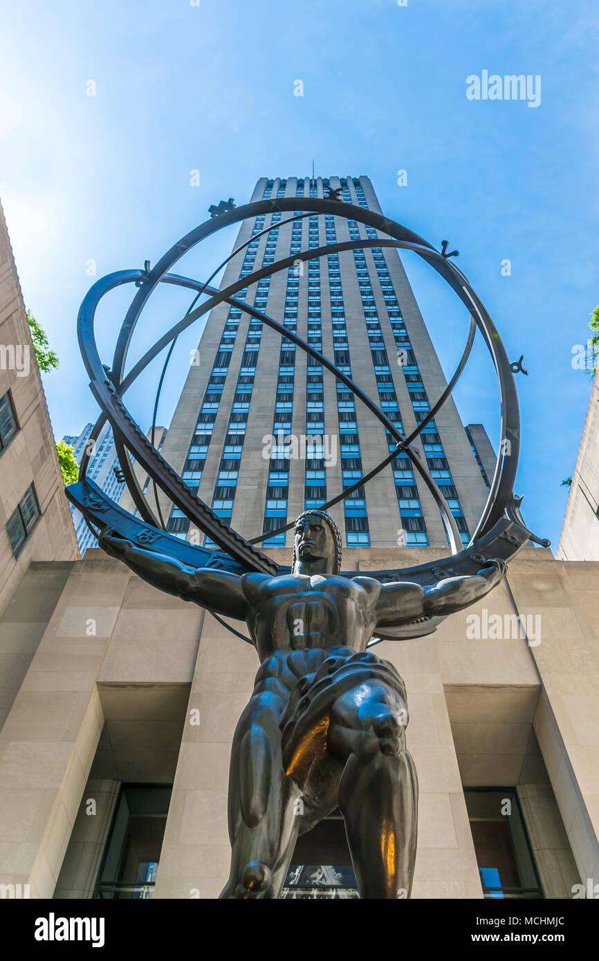 New York City Rockefeller Center With Atlas Statue Stock Photo - Alamy