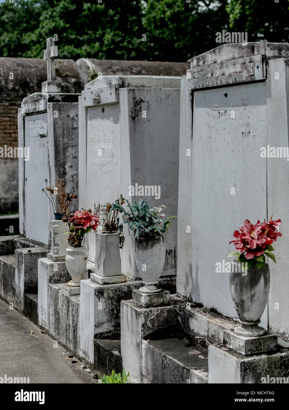 Cemetery angels new orleans hi-res stock photography and images - Alamy