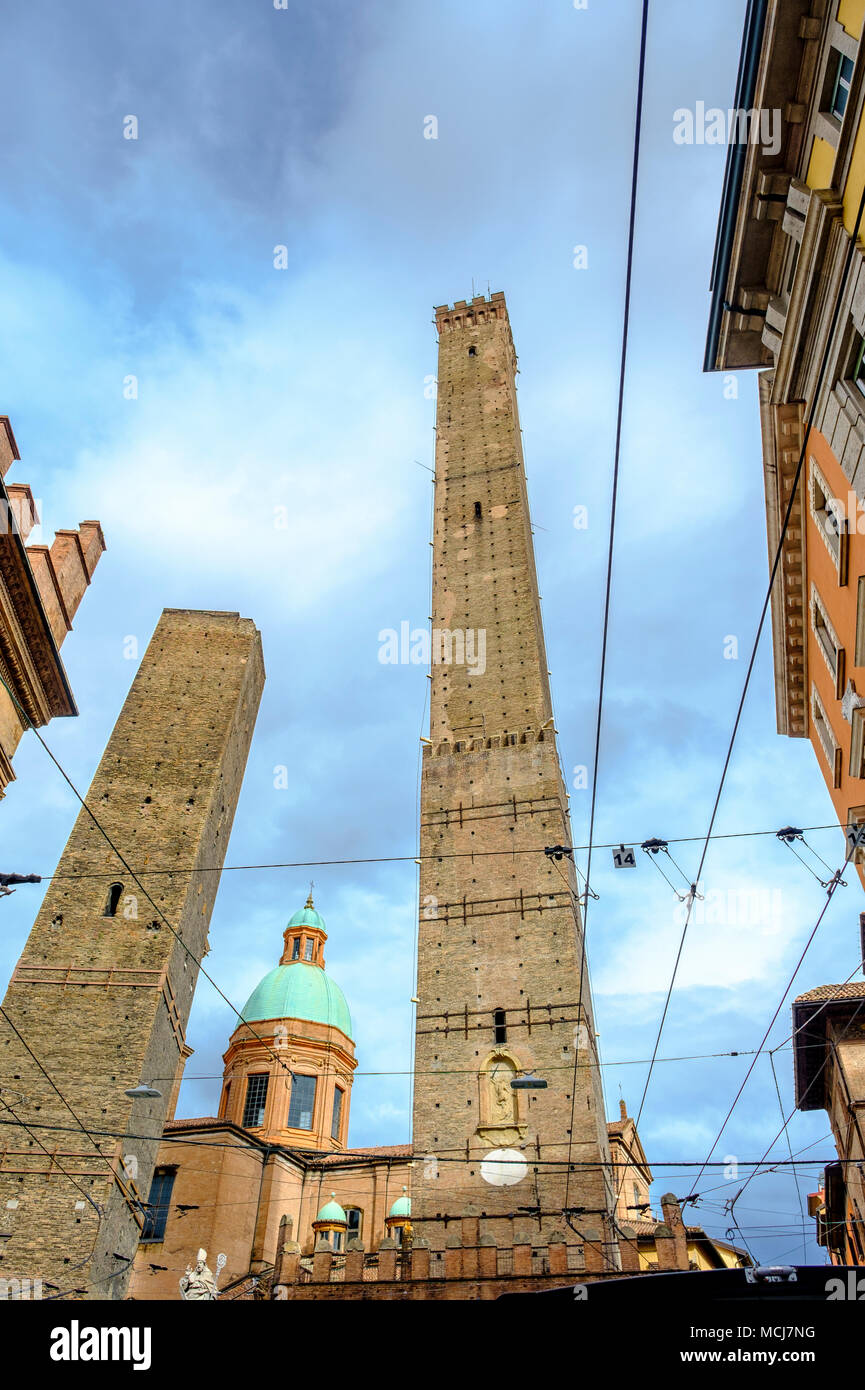 Red torri hi-res stock photography and images - Alamy