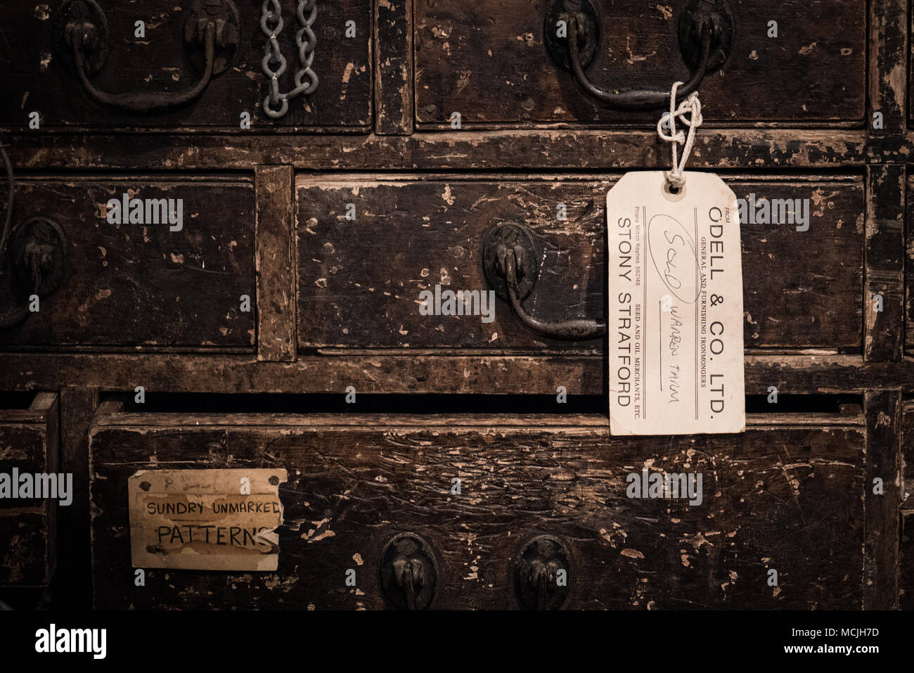 Old drawers hi-res stock photography and images - Alamy