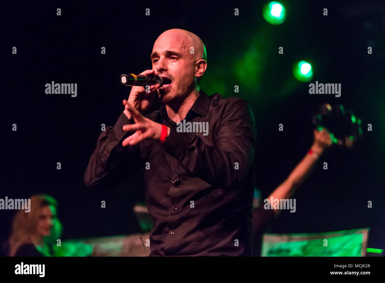 Dodo singer hi-res stock photography and images - Alamy