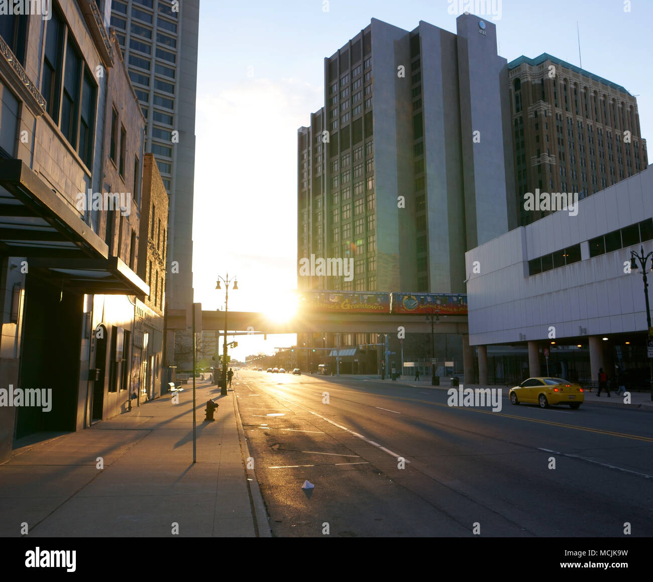 Empty street and boulevard next downtown Detroit at the end of the day ...