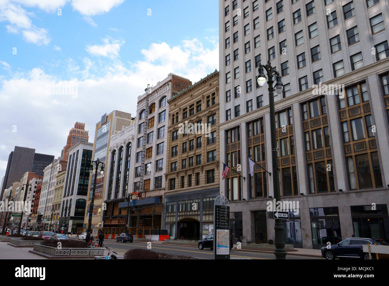 Detroit abandoned buildings hi-res stock photography and images - Alamy
