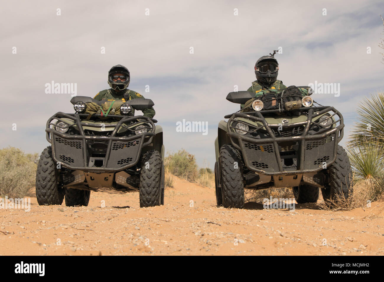 Border wall el paso hi-res stock photography and images - Alamy