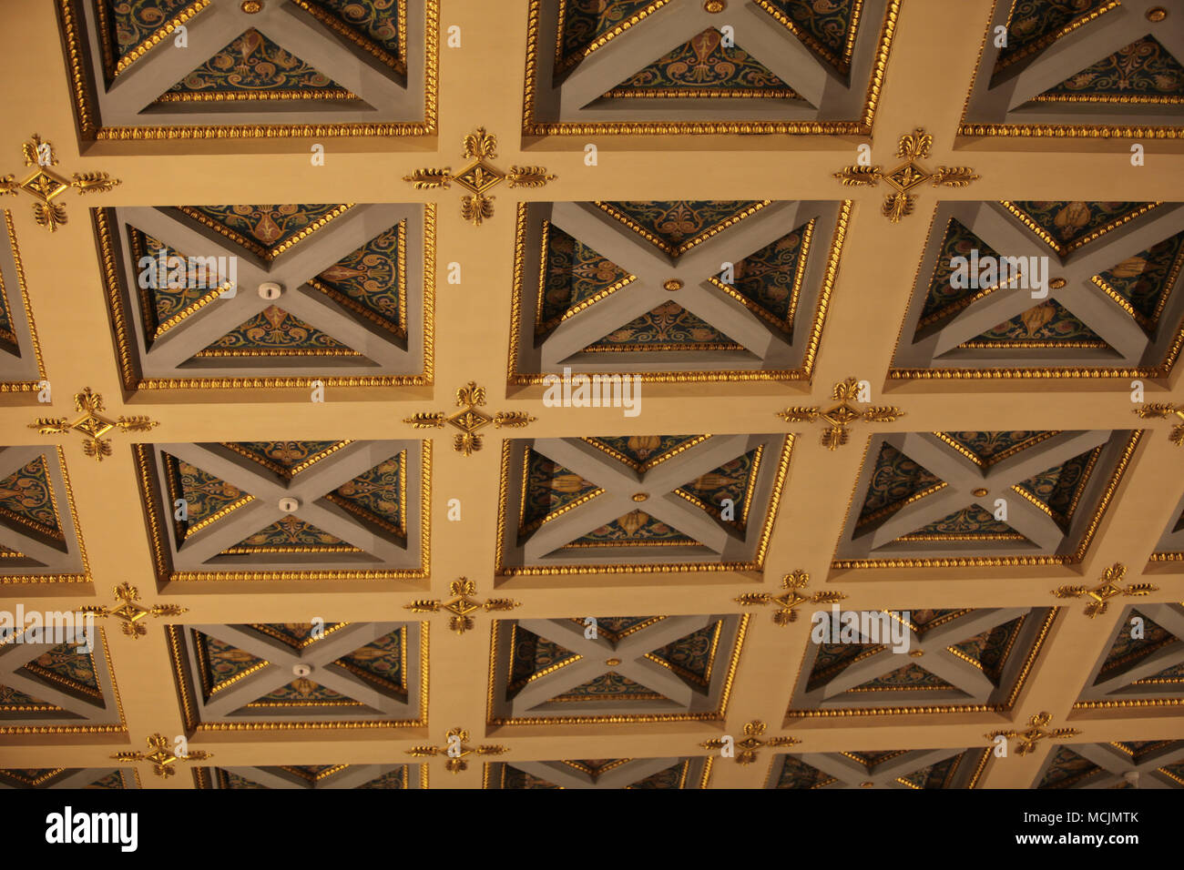 Caisson ceiling hi-res stock photography and images - Alamy