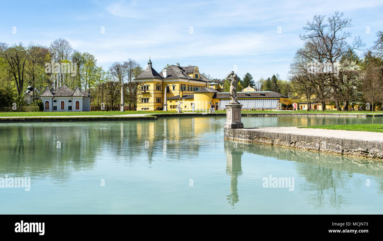 Statue lake hi-res stock photography and images - Alamy