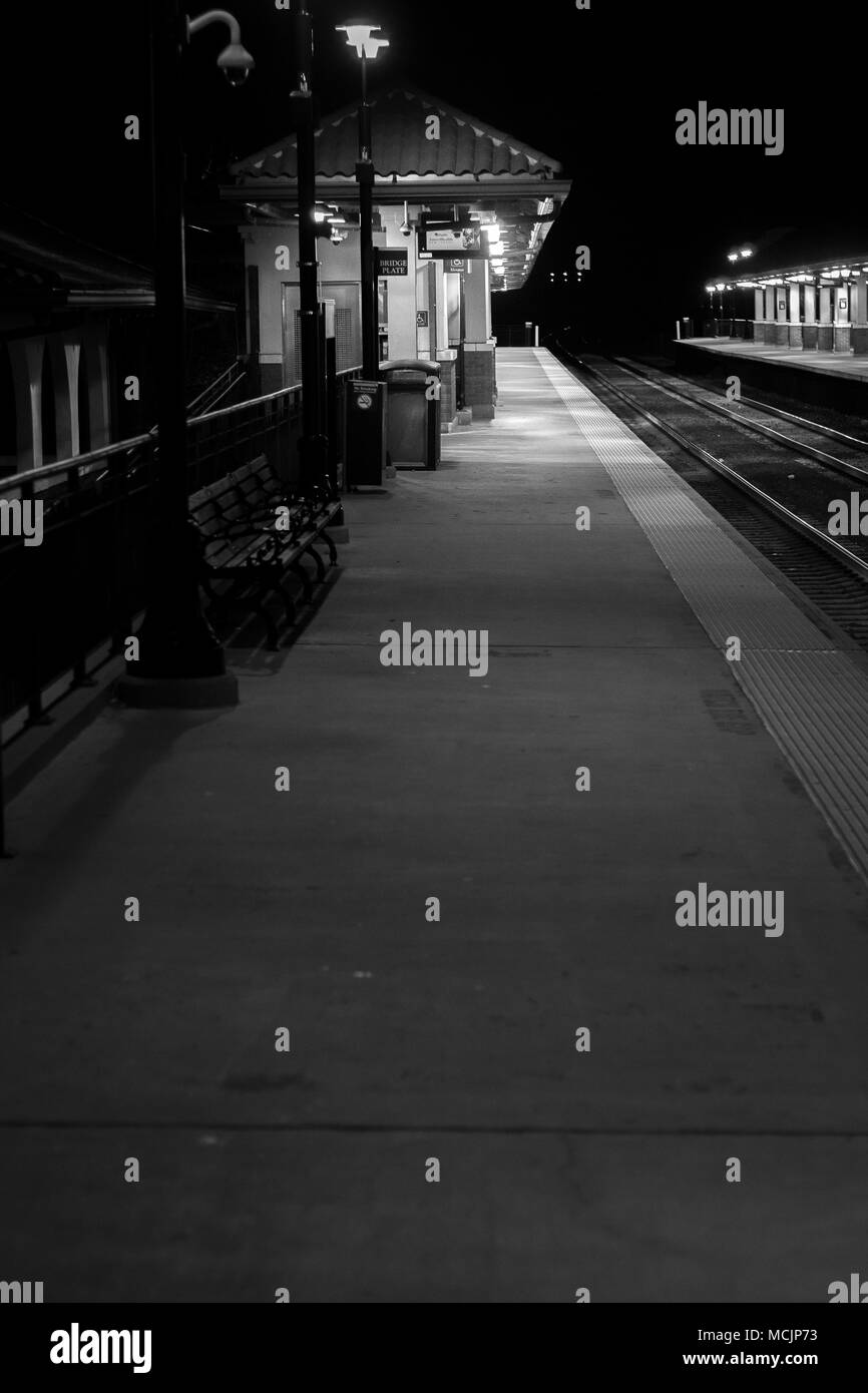 Empty train platform Stock Photo - Alamy