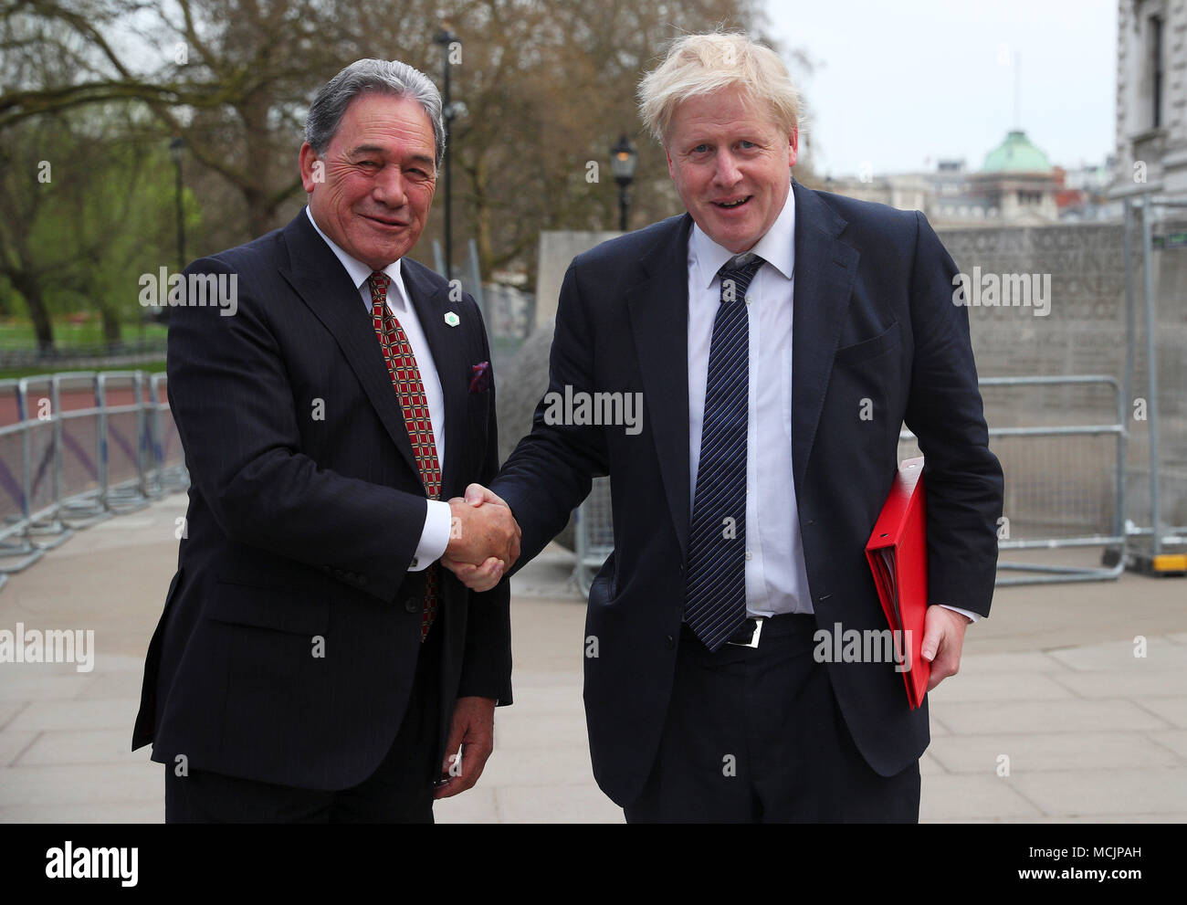 Foreign Secretary Boris Johnson (right) meets with New Zealand's ...