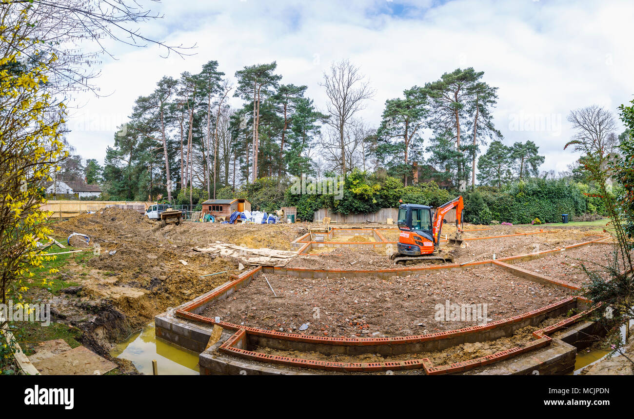 Foundations under construction hi-res stock photography and images - Alamy