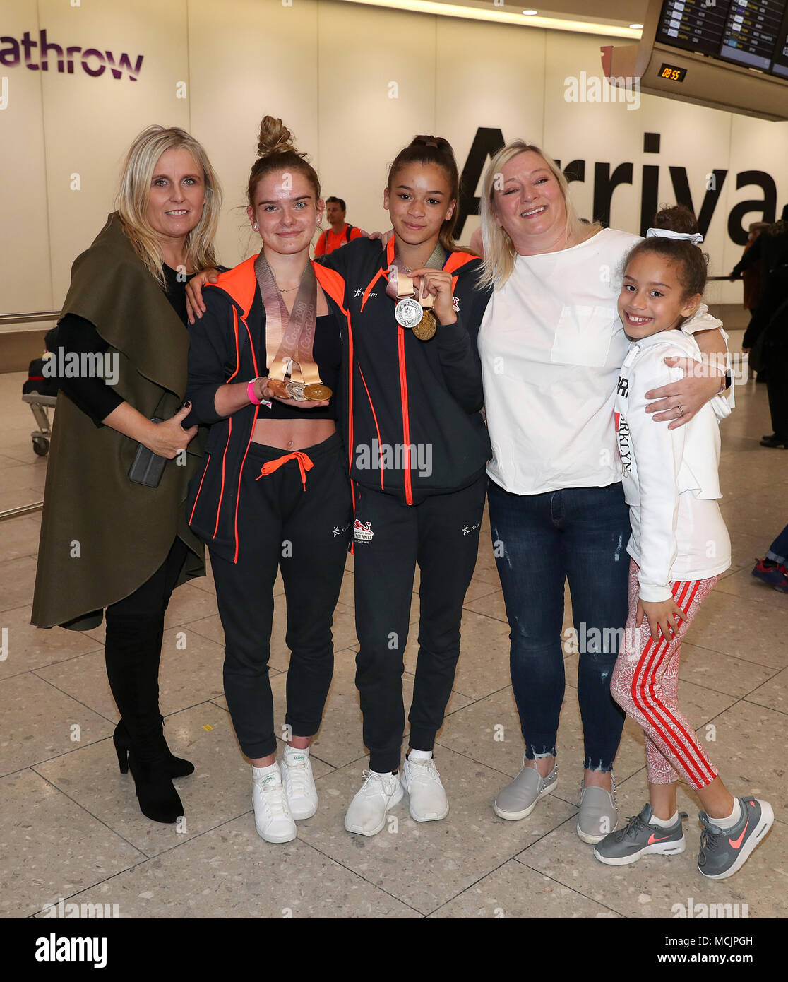 Alice Kinsella (2nd left) with mother Karen Kinsella (left), Georgia ...