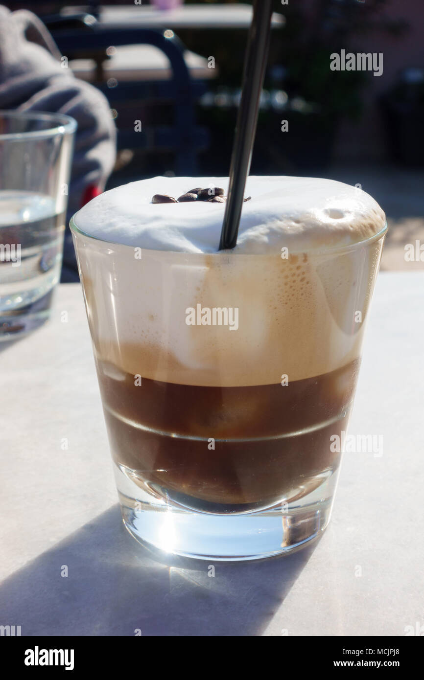 Cold coffee cocktail frozen hi-res stock photography and images - Alamy