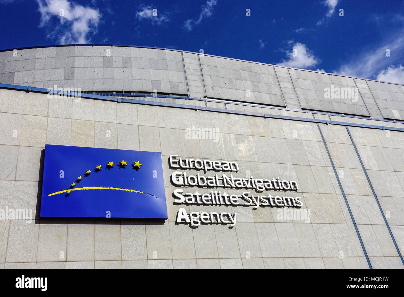 Global logo hi-res stock photography and images - Alamy