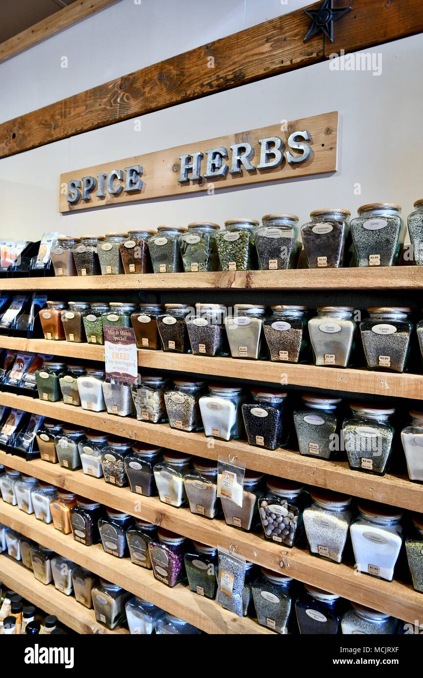 Spices on shelf hi-res stock photography and images - Alamy