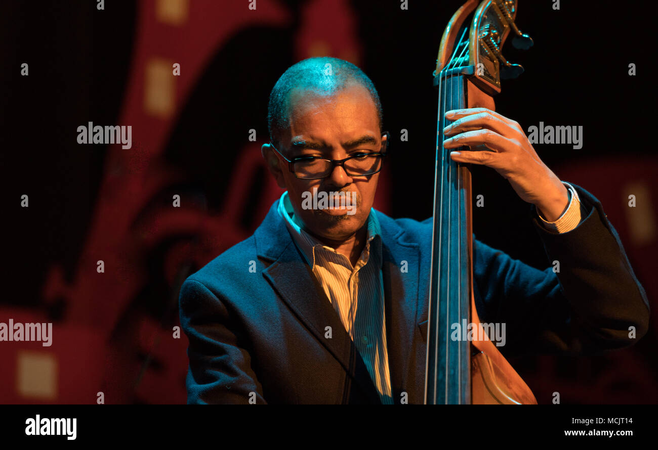 Gary crosby obe hi-res stock photography and images - Alamy