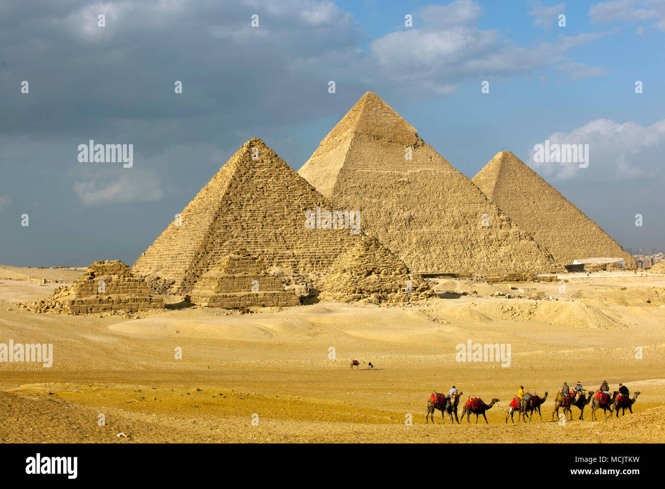 Aegypten, Gizeh, Die Pyramiden von Gizeh, von S¸den gesehen; im ...