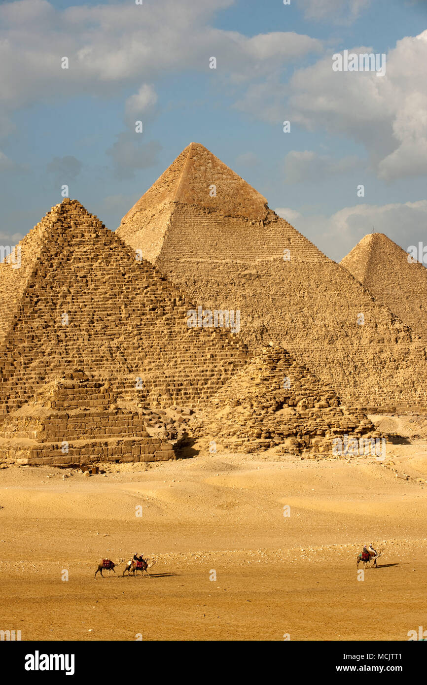 Pyramide des mykerinos hi-res stock photography and images - Alamy