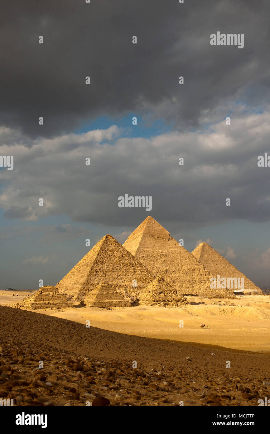 Aegypten, Gizeh, Die Pyramiden von Gizeh, von S¸den gesehen; im ...