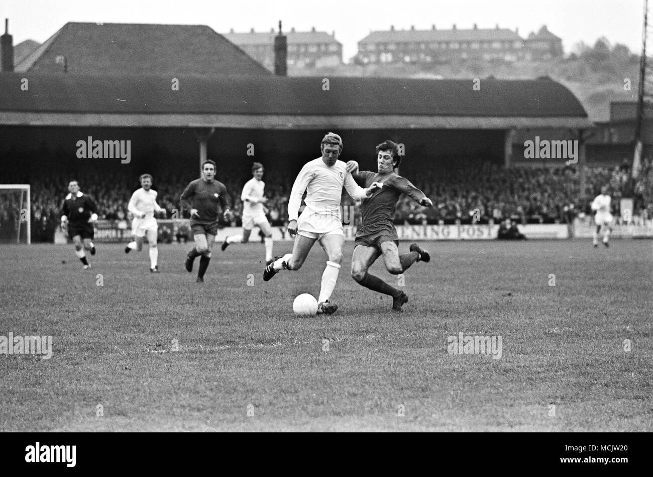 Derby v leeds hi-res stock photography and images - Alamy