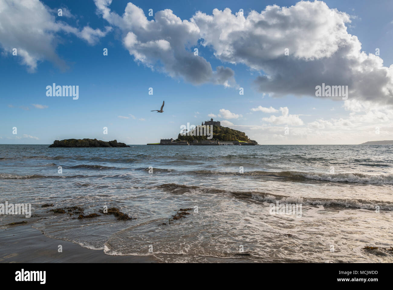St Michael's Mount from Marazion Beach Stock Photo - Alamy